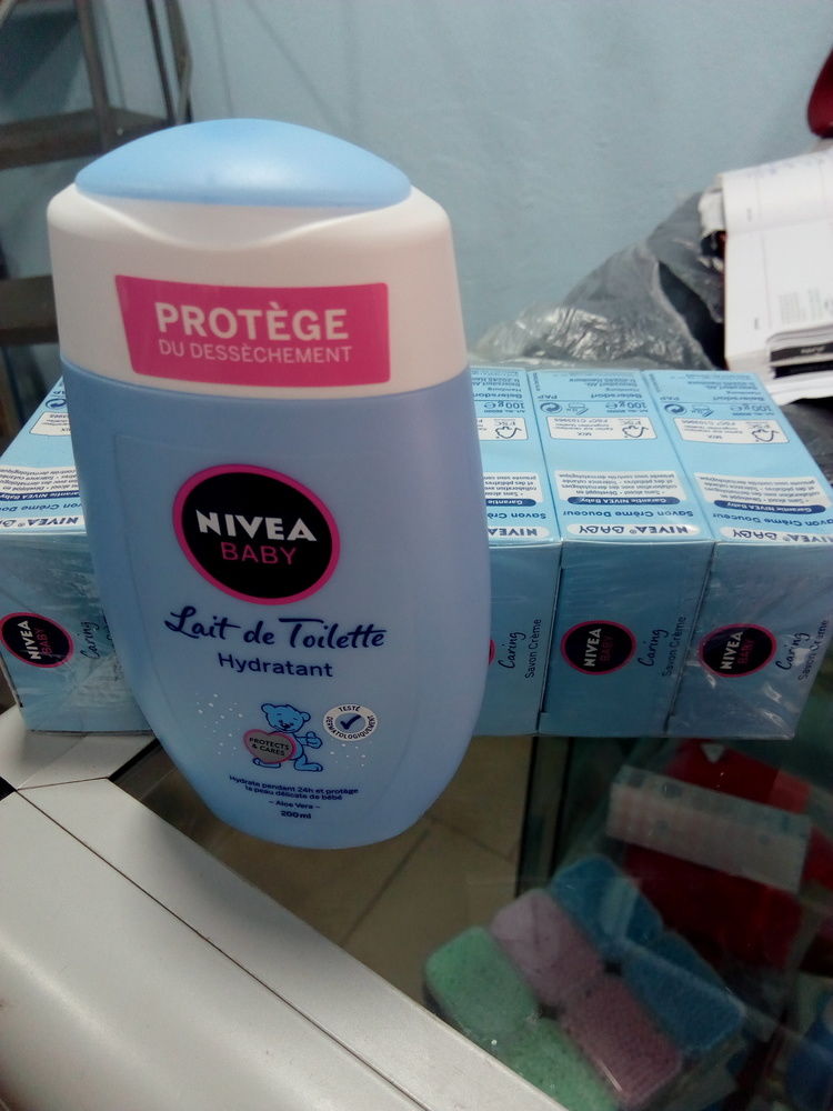 Savon + pomade Nivea, Johnson's, evoluderm, Vaseline. | BazarAfrique ...