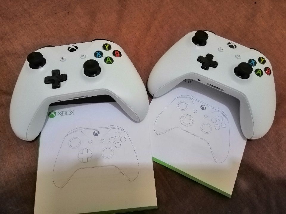 XBOX ONE S - 1To - 2 manettes - 1CD - Neuf | BazarAfrique Côte d’Ivoire