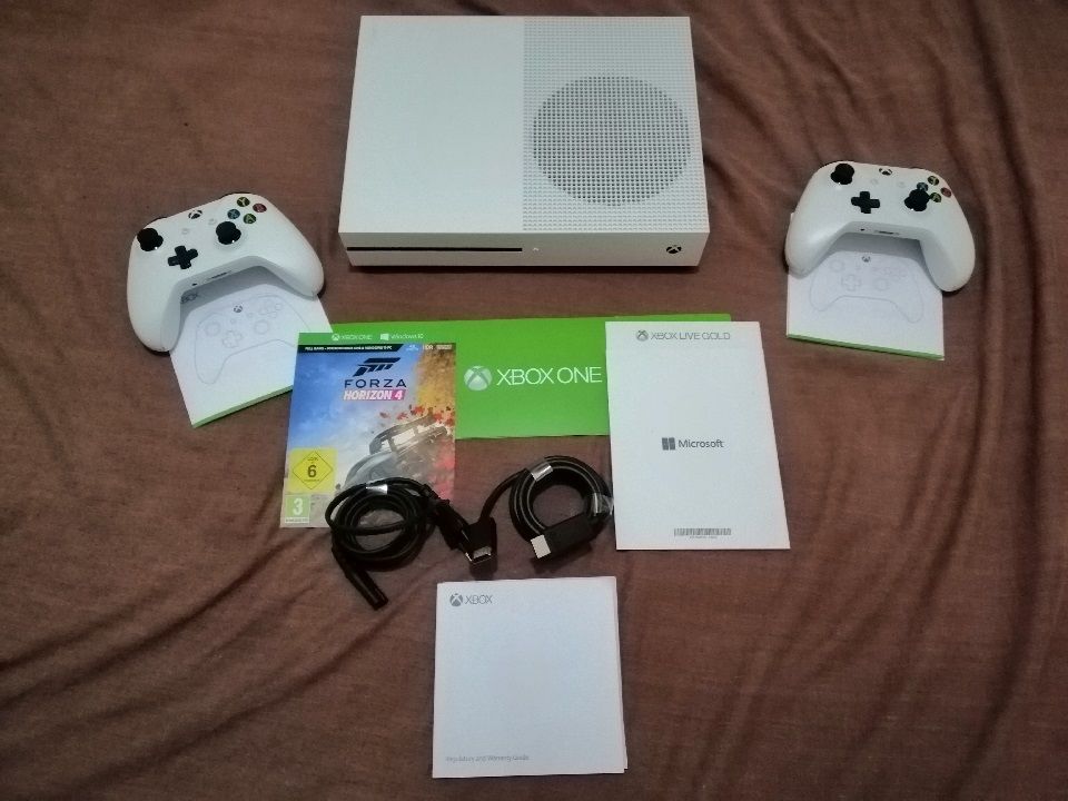 XBOX ONE S - 1To - 2 manettes - 1CD - Neuf | BazarAfrique Côte d’Ivoire