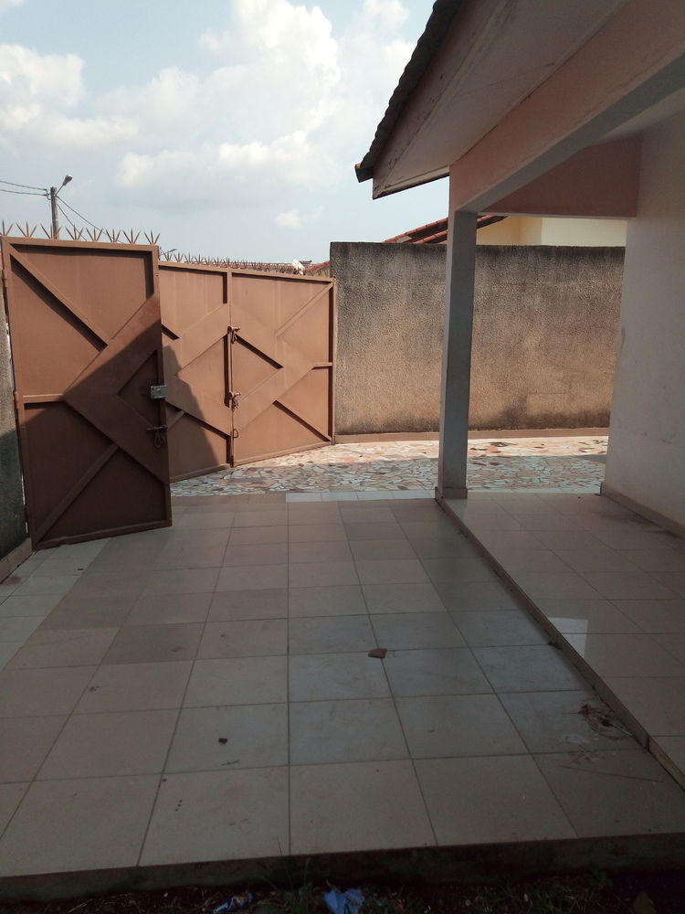 Villa De 4 Pièces en Location - Angré Cite Gestoci | BazarAfrique Côte ...