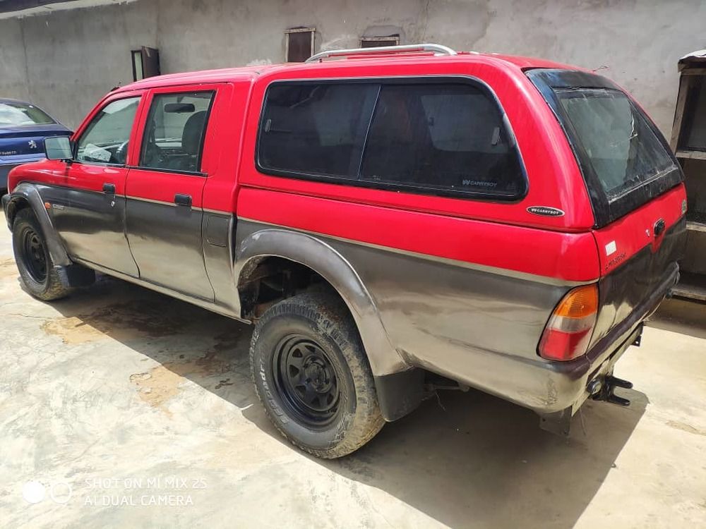 Mitsubishi L200 Mod 2001 | BazarAfrique Côte d’Ivoire