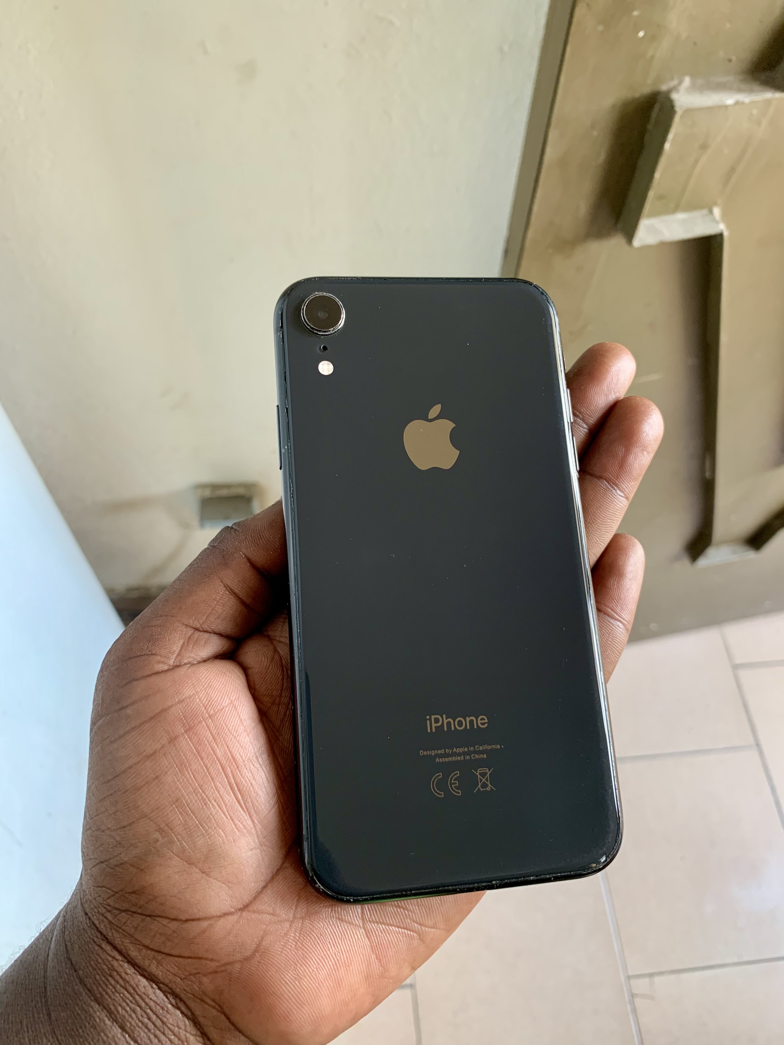 iPhone XR 64Go juste Face ID Désactivé | BazarAfrique Côte d’Ivoire