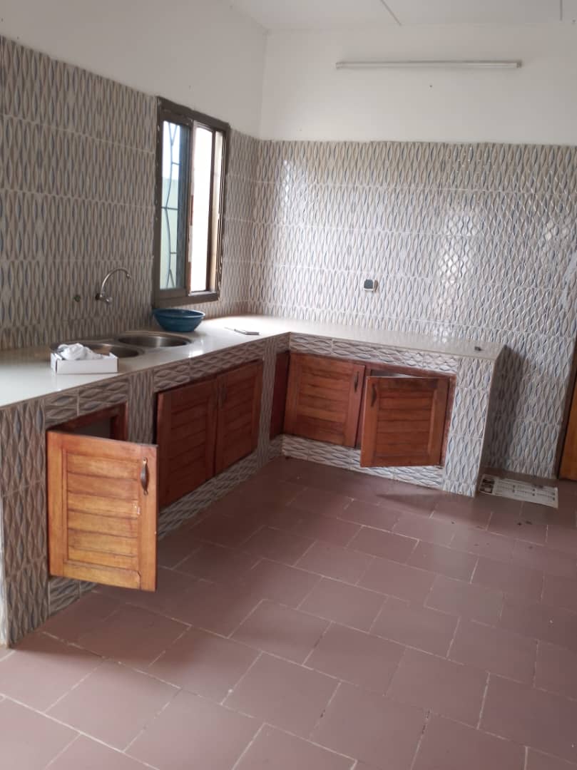 Vente d’une villa basse de 4 pièces sur 700 m2 avec ACD | BazarAfrique ...